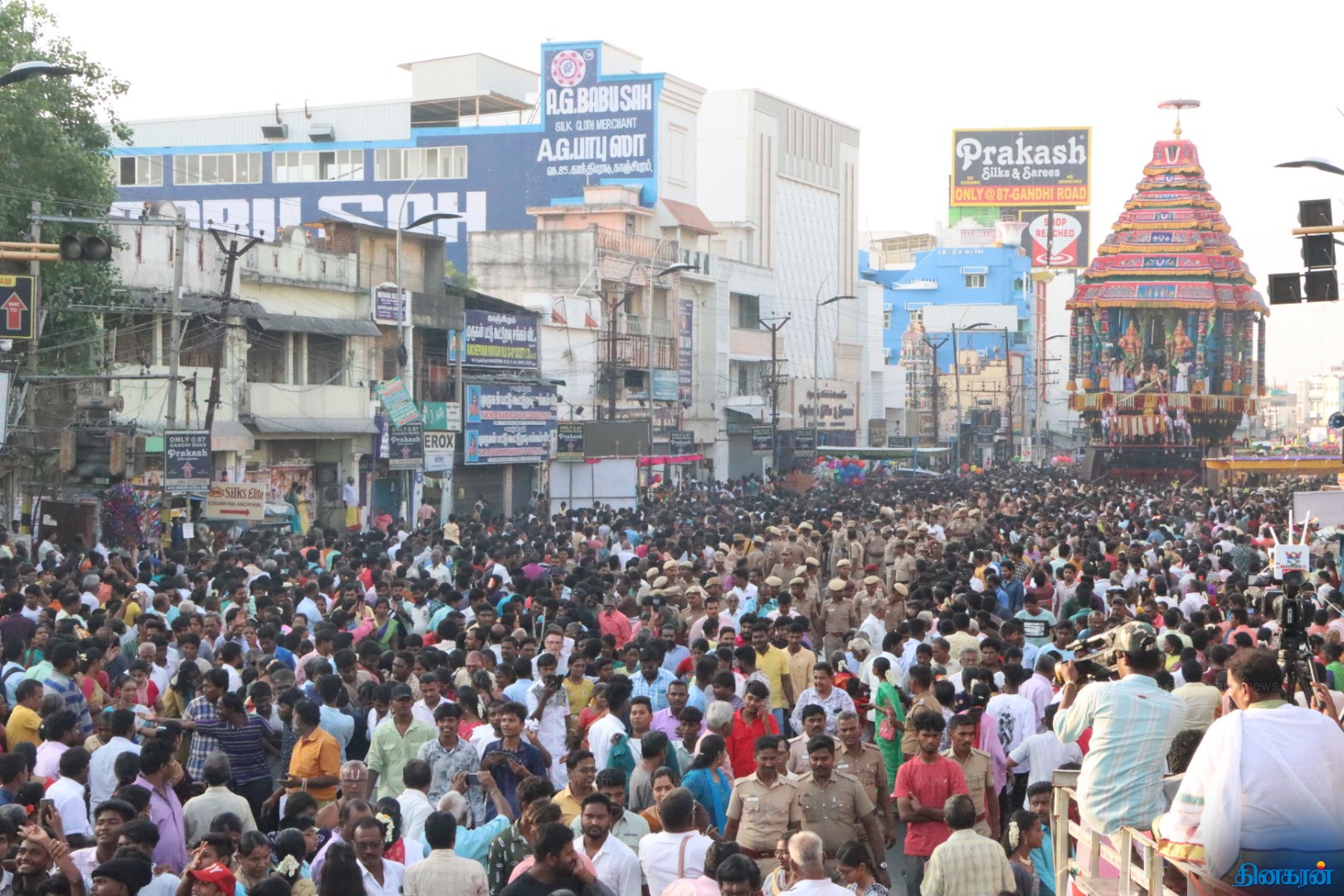 கோவிந்தா.. கோவிந்தா..!: காஞ்சிபுரம் வரதராஜ பெருமாள் கோயில் தேர் ...